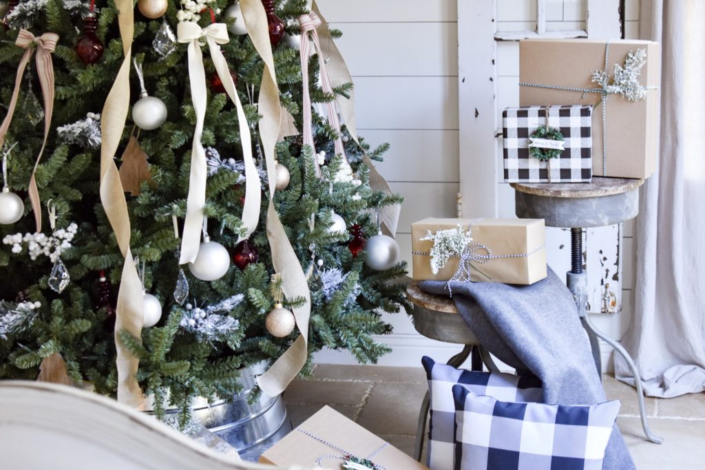 A Simply Fancy Christmas Tree - Jaclyn James Company