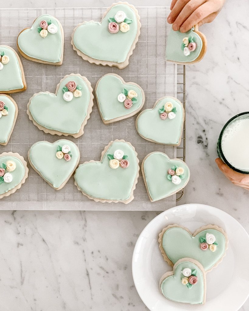 How to Decorate with Royal Icing - Jaclyn James Company